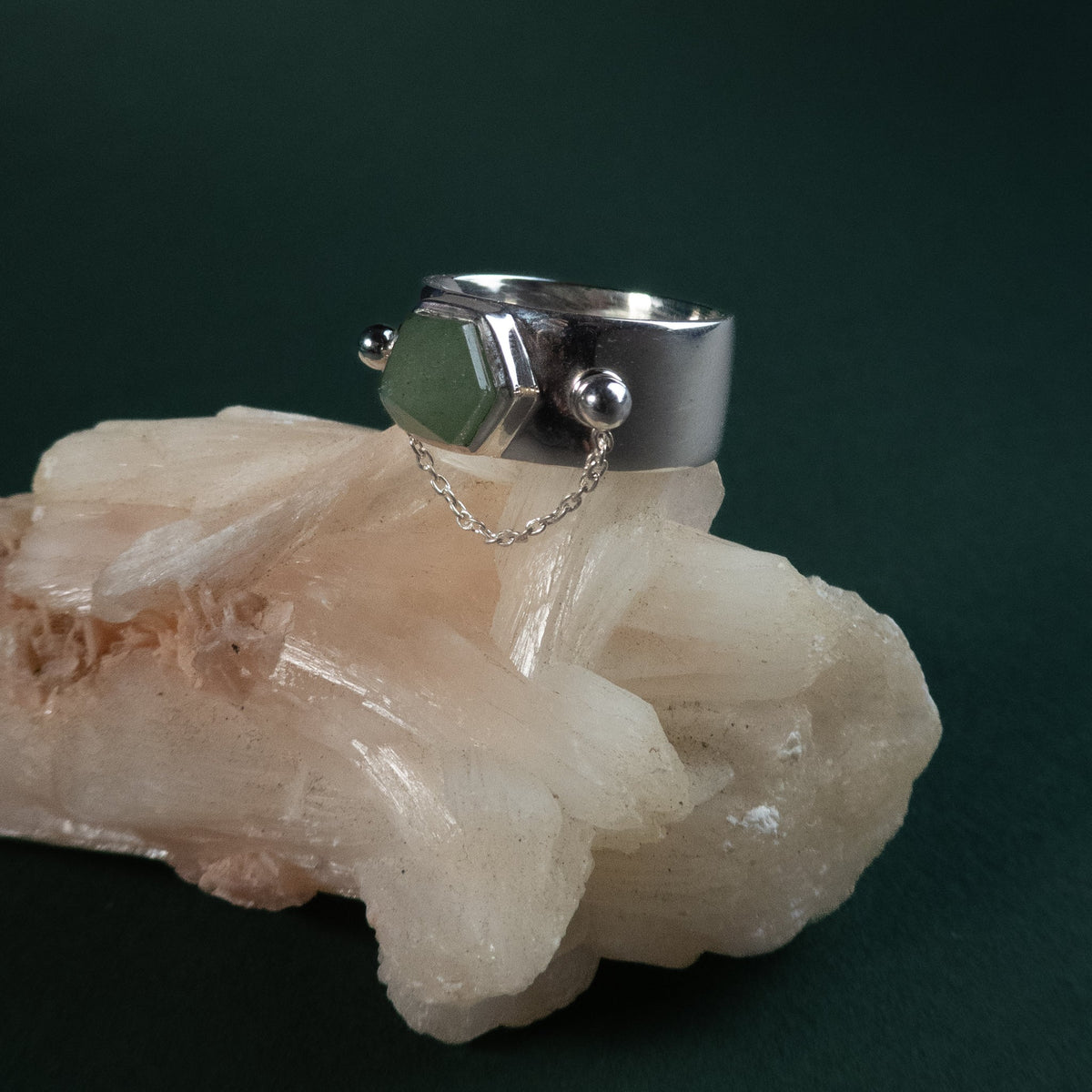 Throne Ring / Sterling Silver – Kyoti